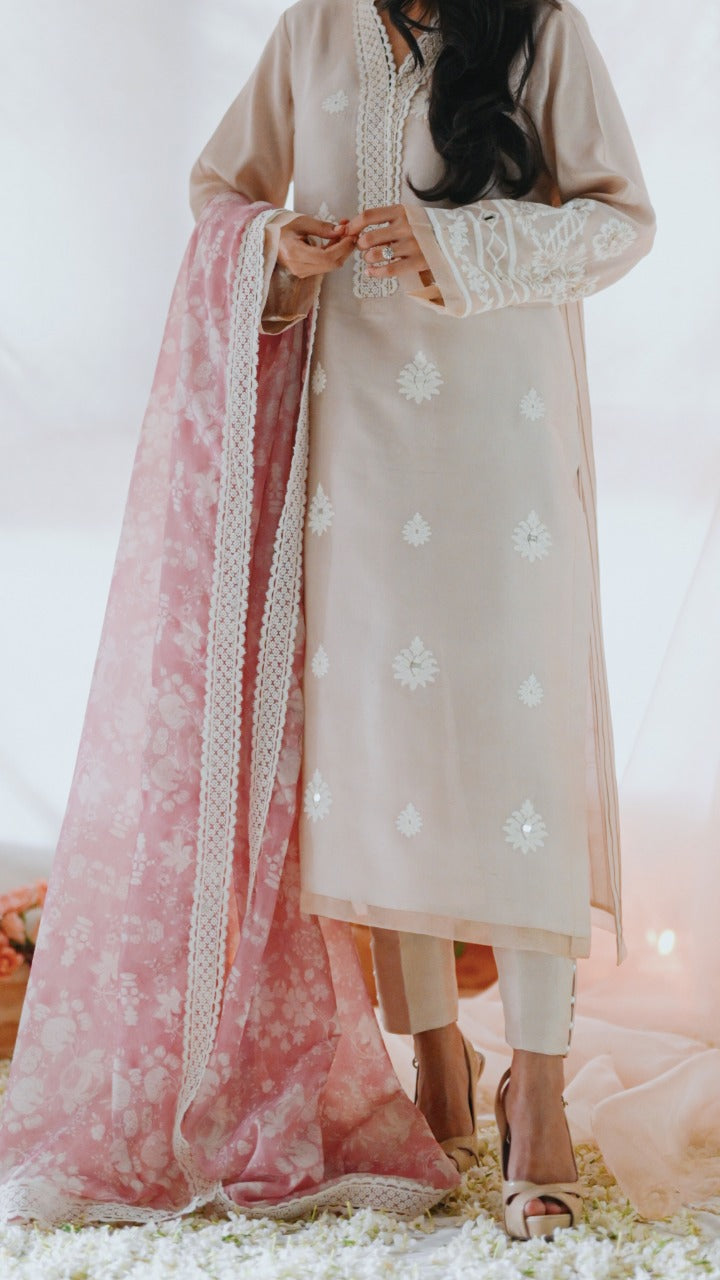 Azadeh – Zah Studio